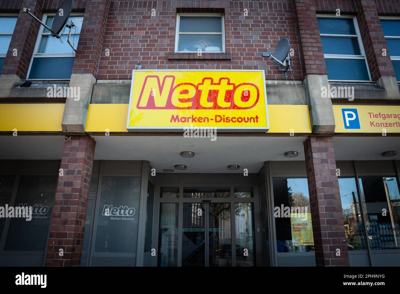 Netto logo sign hi-res stock photography and images - Alamy