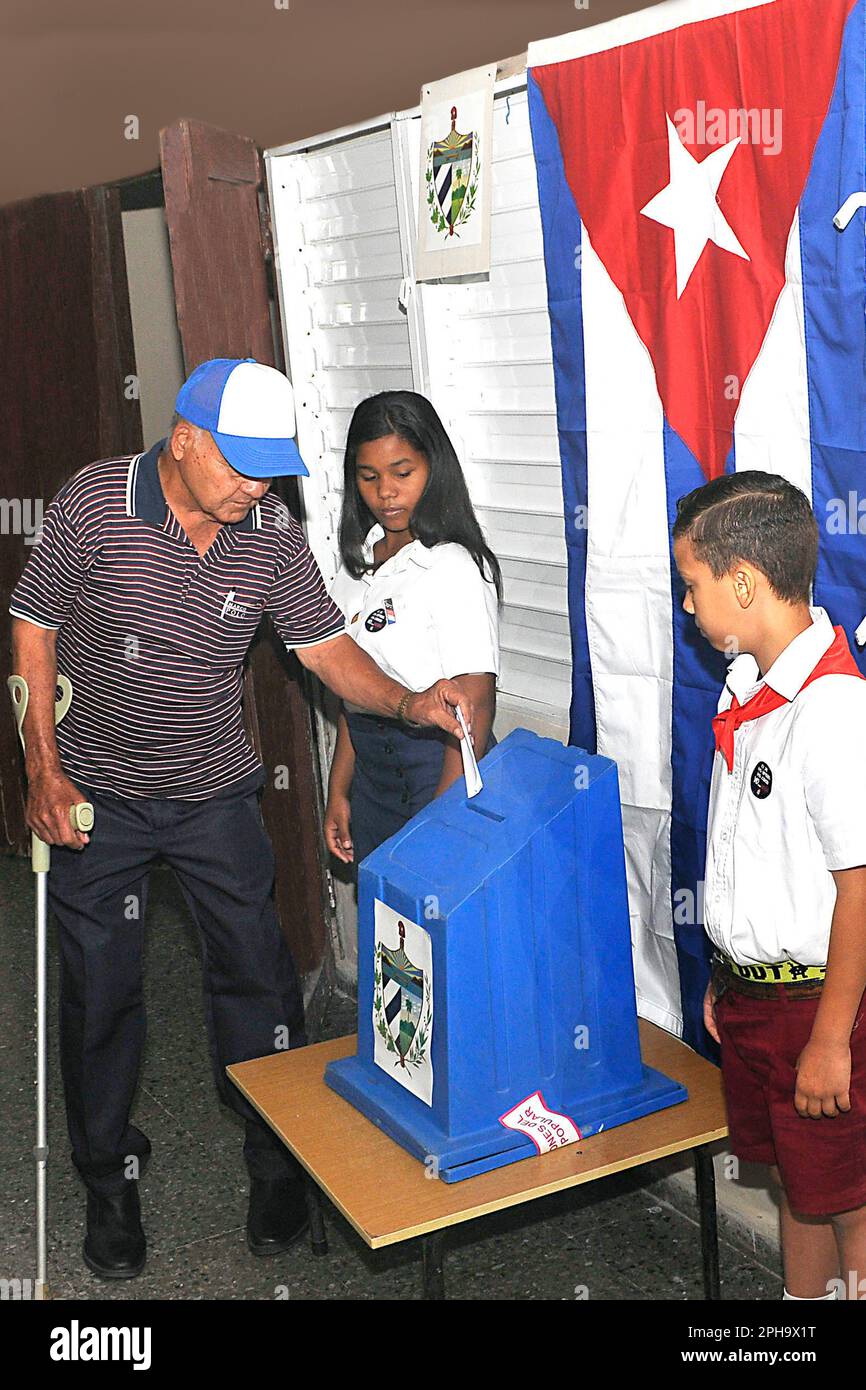 Havana, Cuba. 26th Mar, 2023. A man casts his ballot at a polling ...
