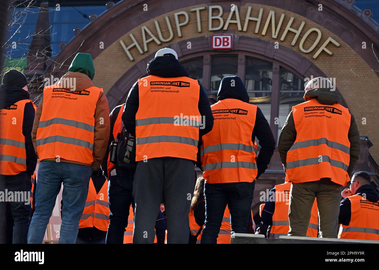 Erfurt, Germany. 27th Mar, 2023. The slogan "Together we can do more ...