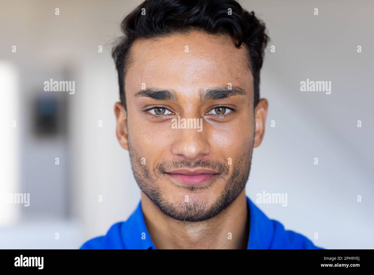 Portrait happy man looking camera hi-res stock photography and images ...