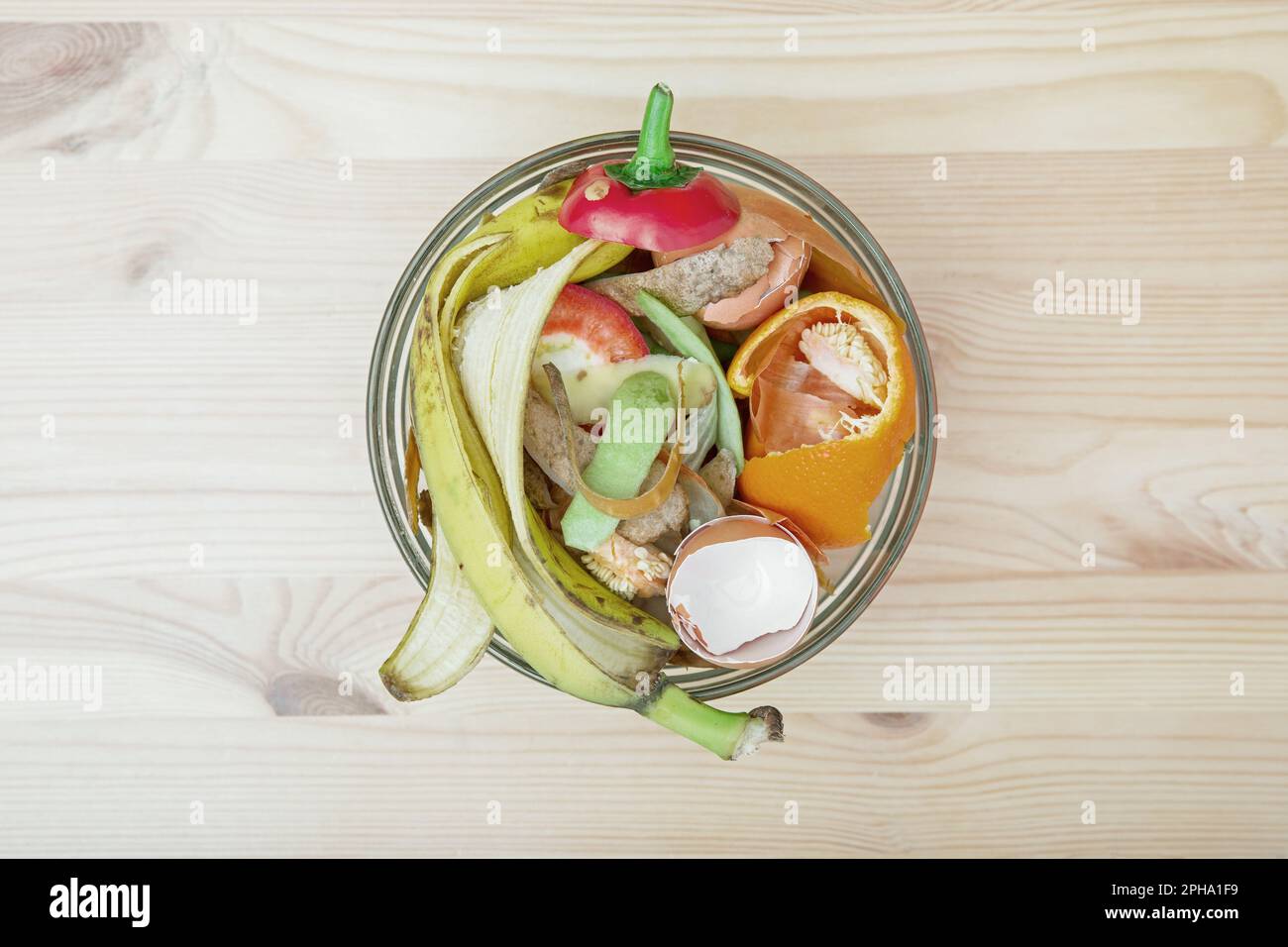 Vegetable peelings in a bowl hi-res stock photography and images - Alamy