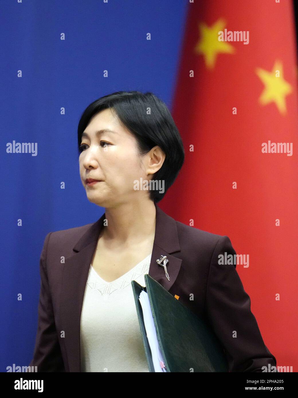 Chinese Foreign Ministry spokeswoman Mao Ning wraps up a press ...