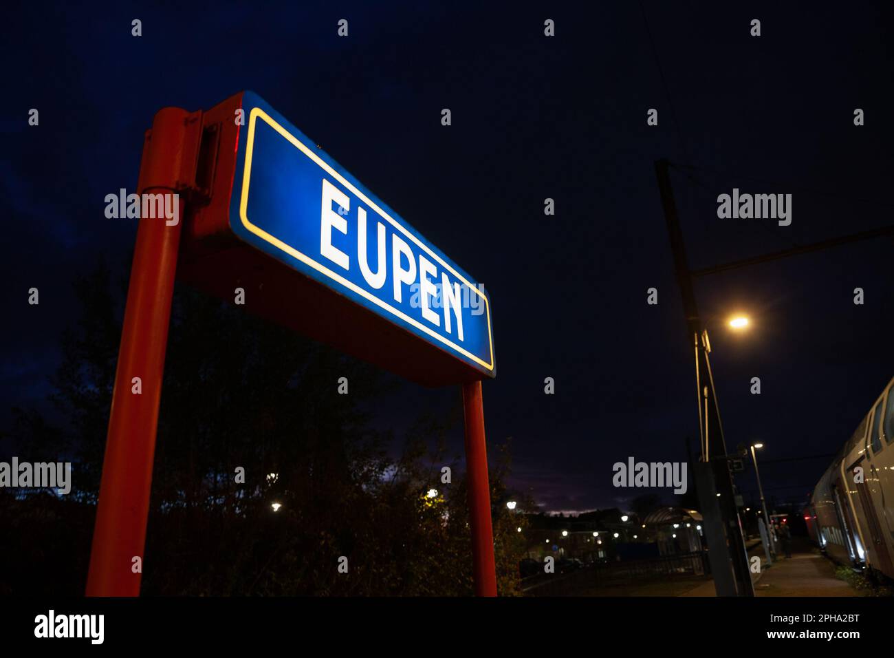 Travelling community language hi-res stock photography and images - Alamy