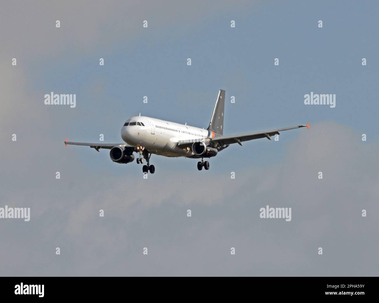 TITAN Airways, Airbus A320, G-POWM, on final approach to runway 27 at ...