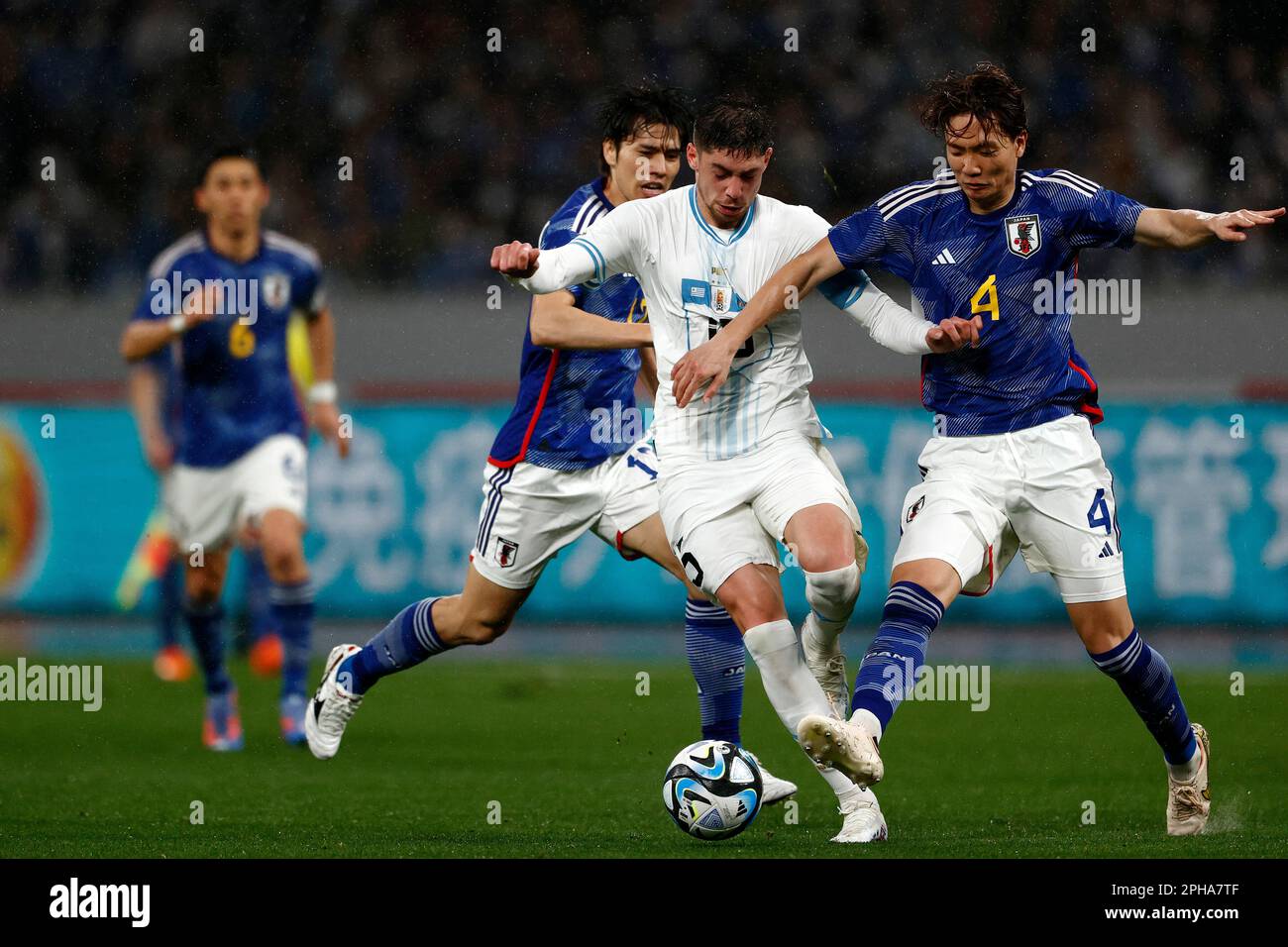 NO SALES IN JAPAN! left to right Ao TANAKA (JPN), Federico VALVERDE (URY), Kou ITAKURA Kou (JPN ...