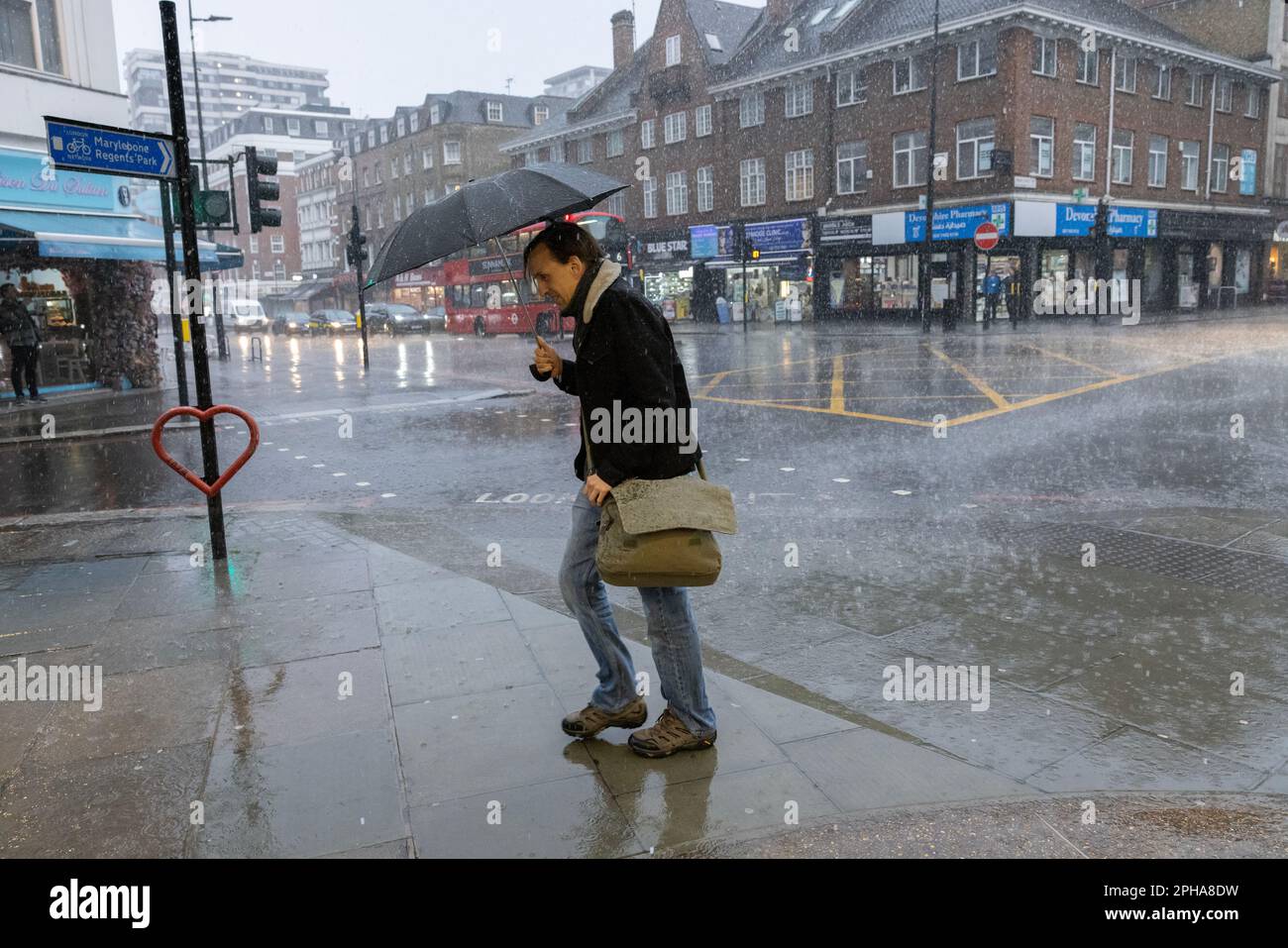 Damp climate hi-res stock photography and images - Alamy
