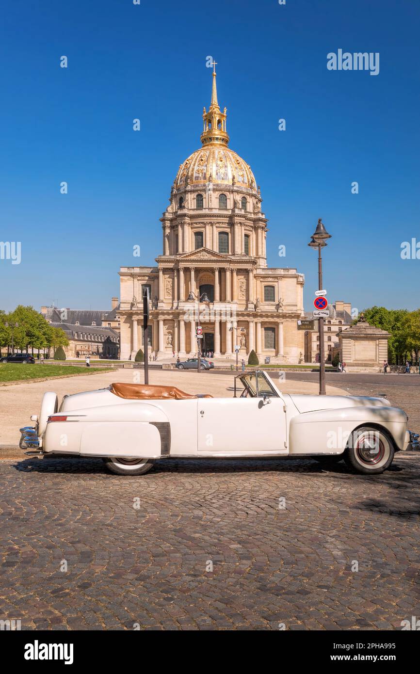 View of Les Invalides with vintage car (Lincoln) in Paris, France Stock ...