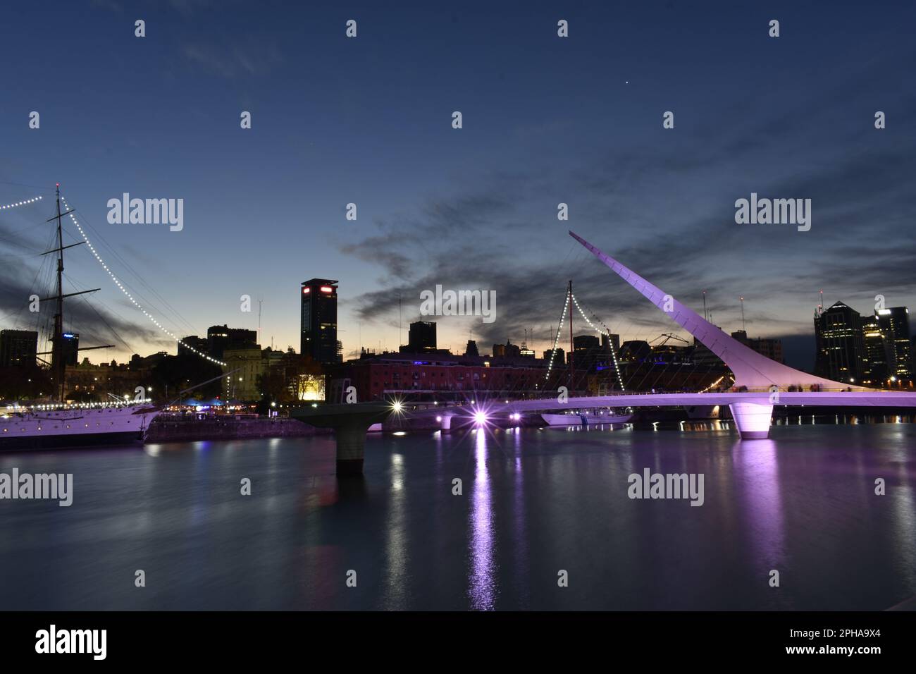 Puente atardecer hi-res stock photography and images - Alamy