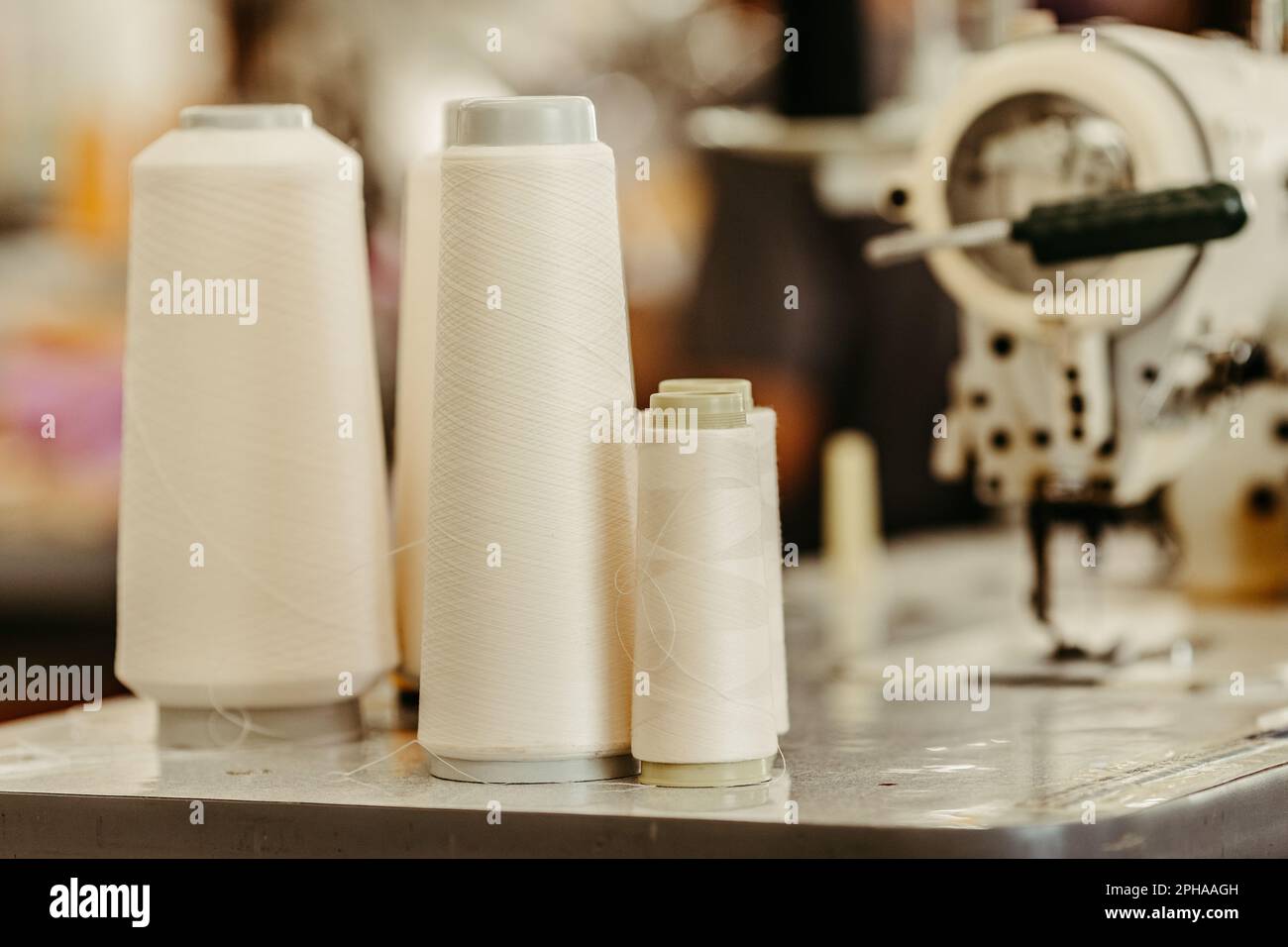 Three sewing machines hi-res stock photography and images - Alamy