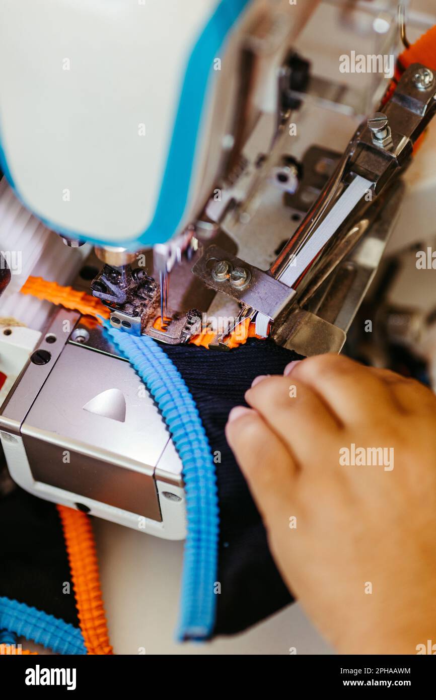 Threading a sewing machine hi-res stock photography and images - Alamy