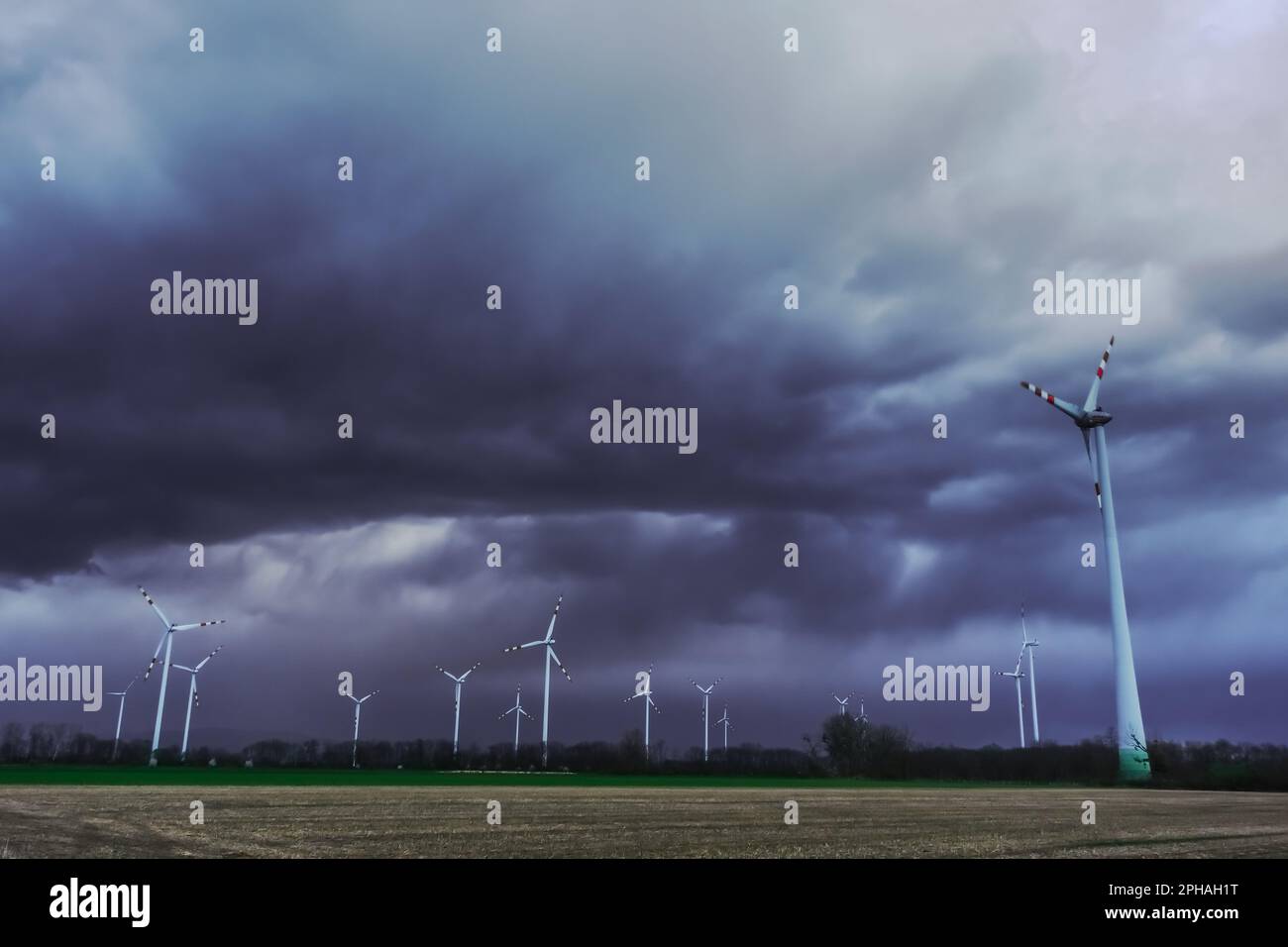 Storm dynamics hi-res stock photography and images - Alamy