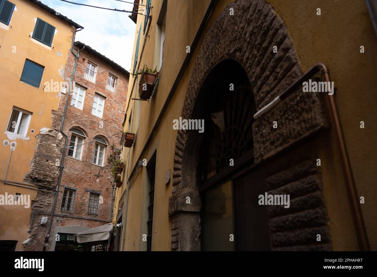 Piazza Anfiteatro, houses built on the foundations of a Roman ...