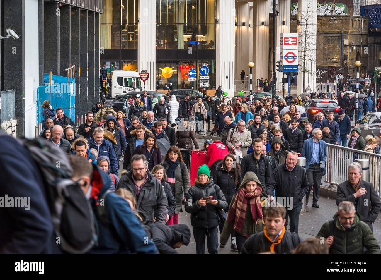 Commuters at rush hour at Waterloo Station, London, England, UK Stock ...