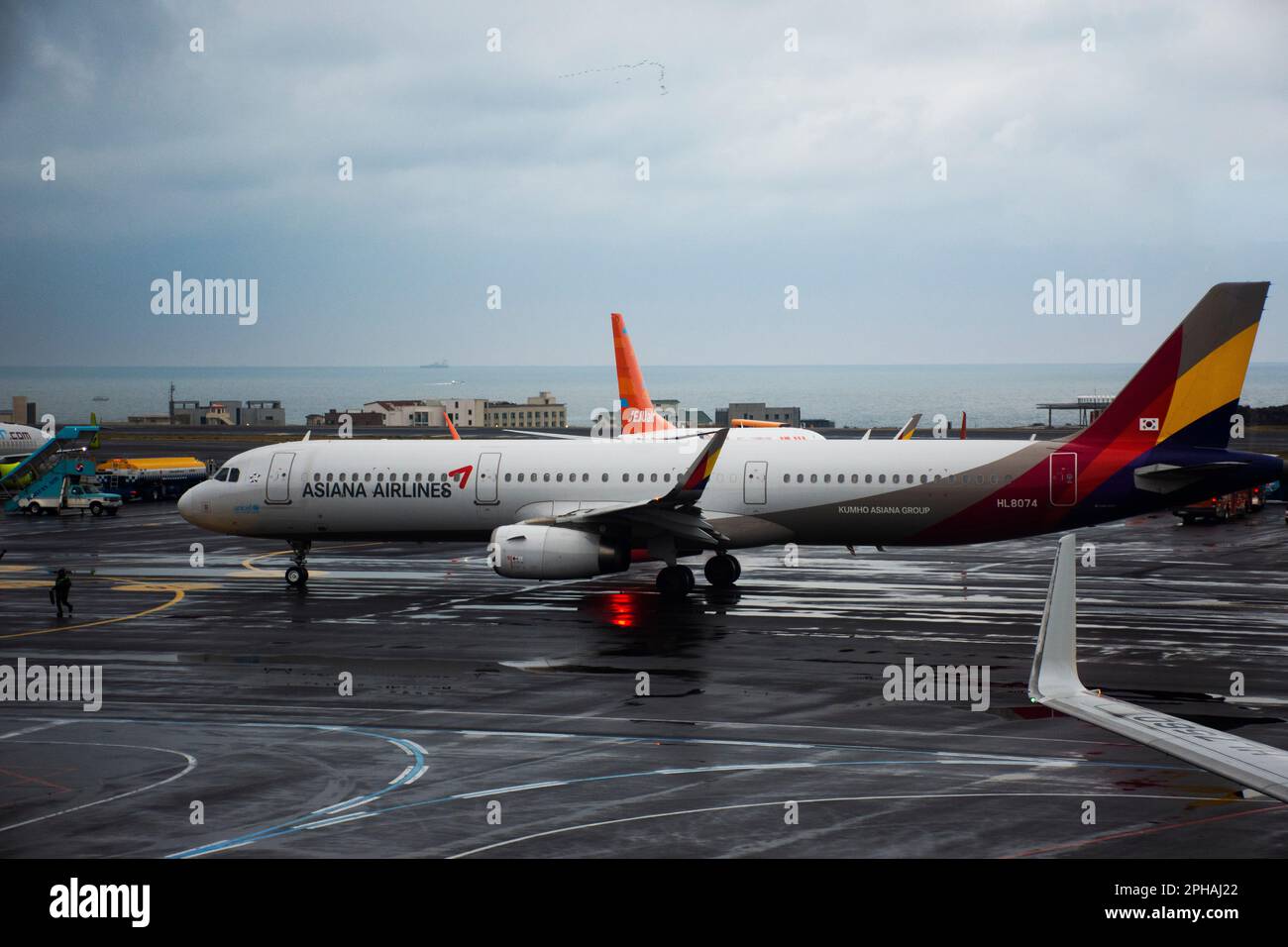 Korean worker people airline ground staff working prepare boeing plane ...