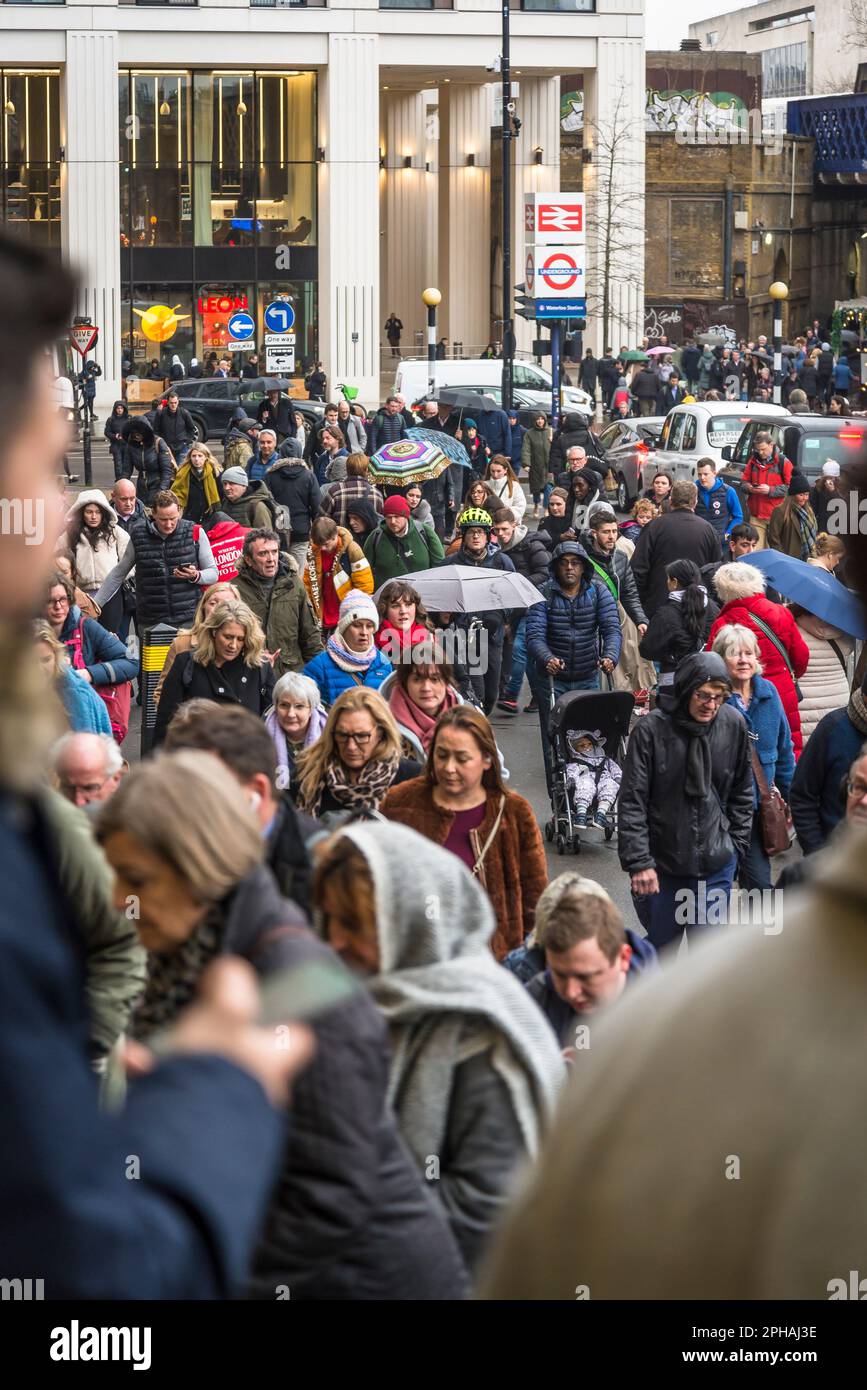 Commuters at rush hour at Waterloo Station, London, England, UK Stock ...