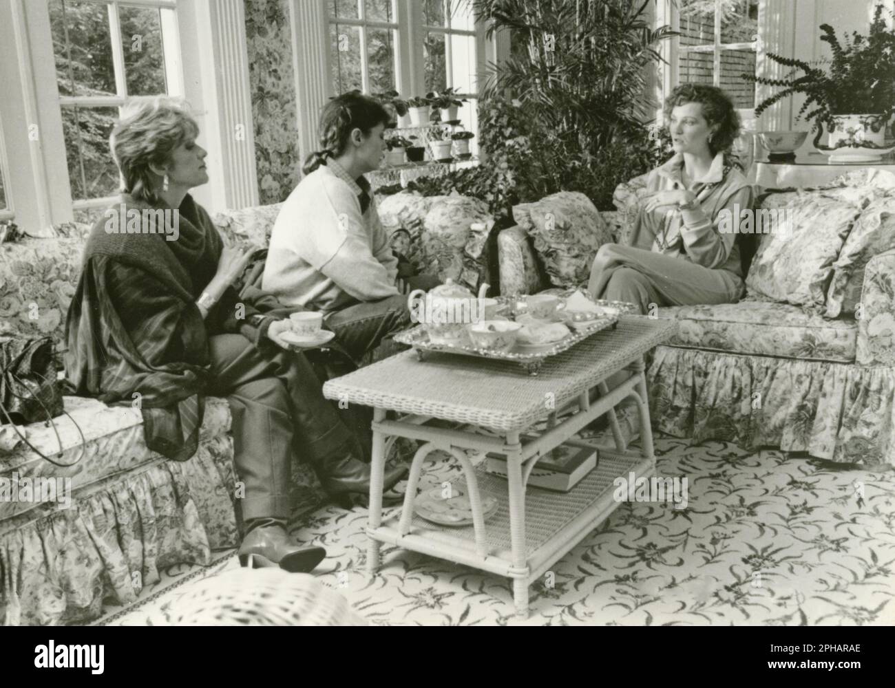 Compromising positions hi-res stock photography and images - Alamy