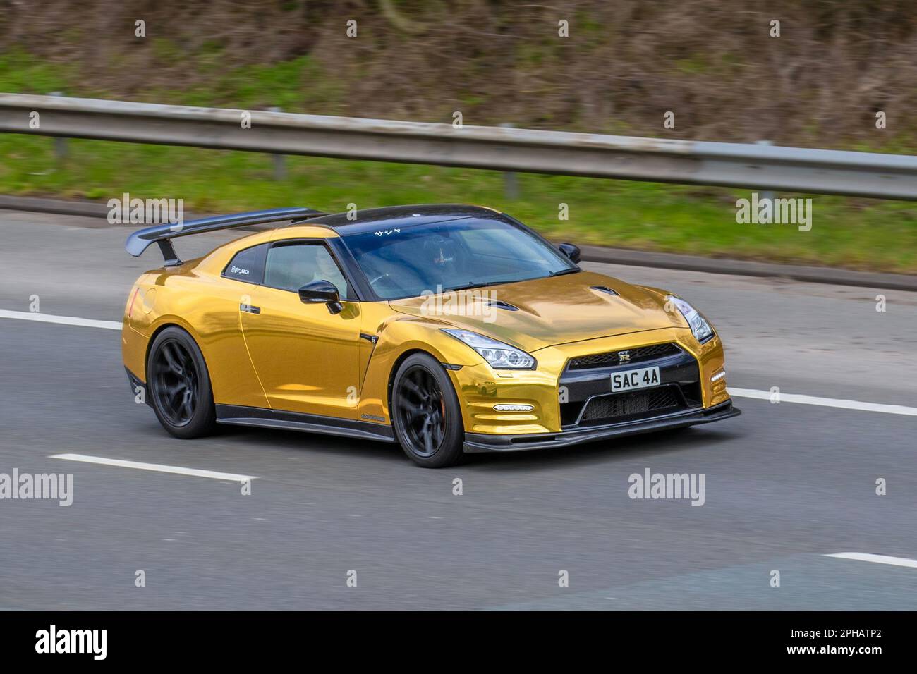 2015 Metallic Gold NISSAN GT-R V6 3799cc, 3.8 V6 Recaro Coupe 2dr ...