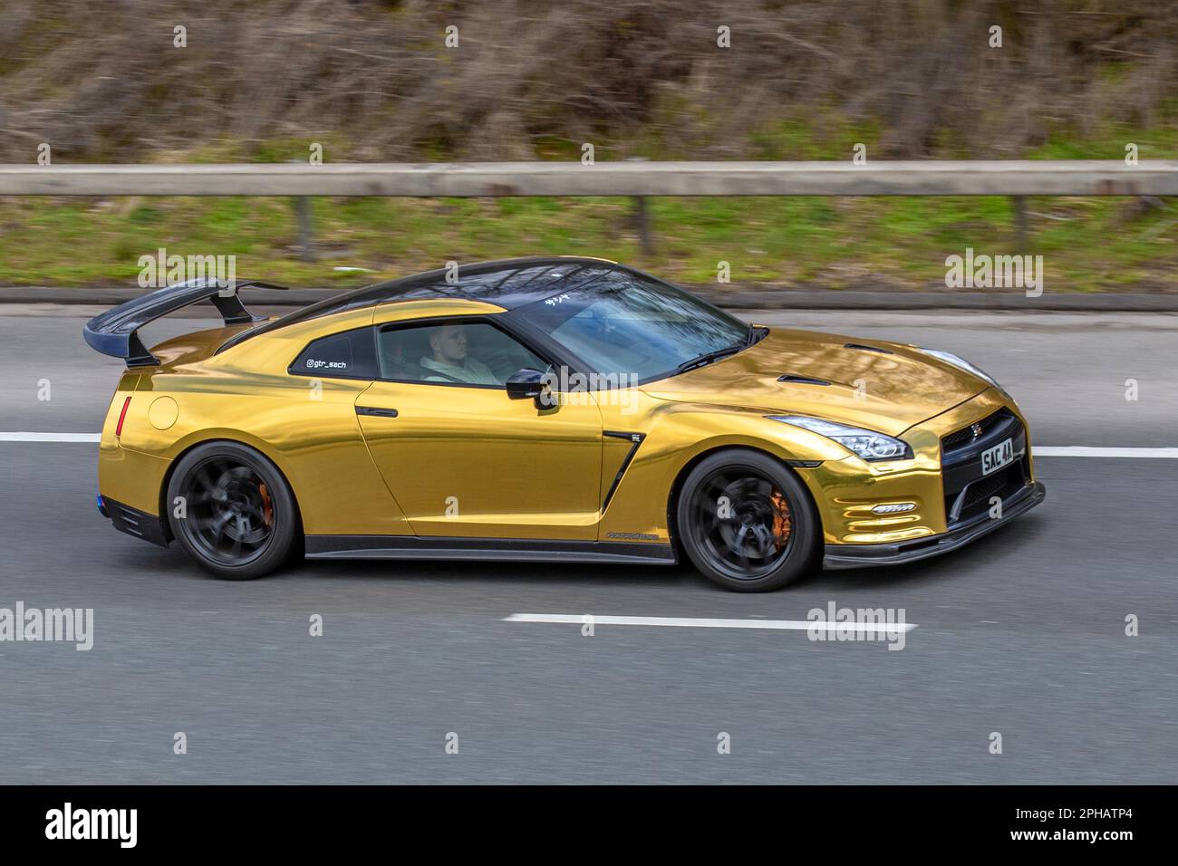 2015 Metallic Gold NISSAN GT-R V6 3799cc, 3.8 V6 Recaro Coupe 2dr ...