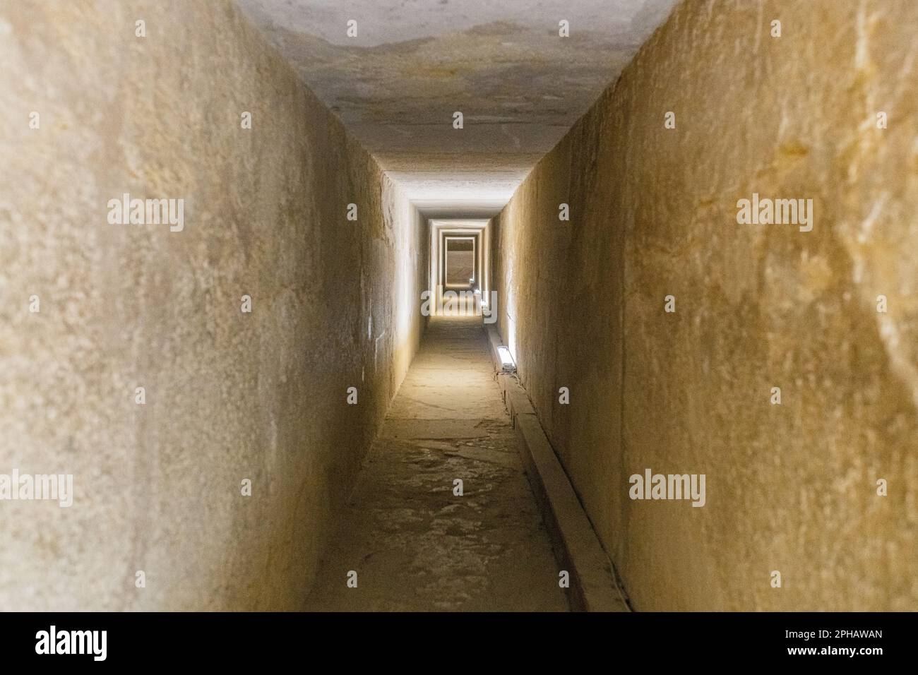 Giza pyramid interior khafre hi-res stock photography and images - Alamy Giza pyramid interior khafre hi-res stock photography and images - Alamy