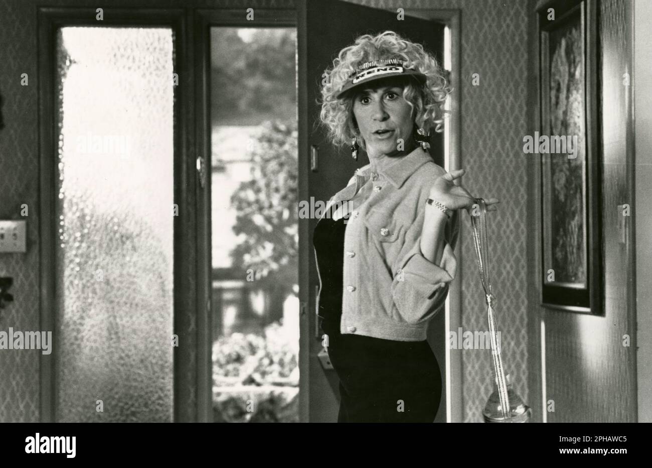 Rhea perlman matilda hi-res stock photography and images - Alamy