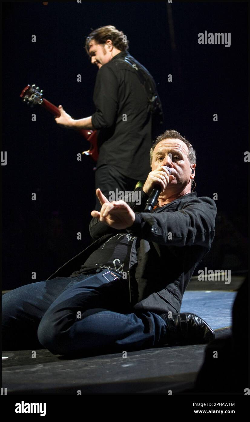 Jim Kerr and Charlie Burchill of the Simple Minds in concert in the ...