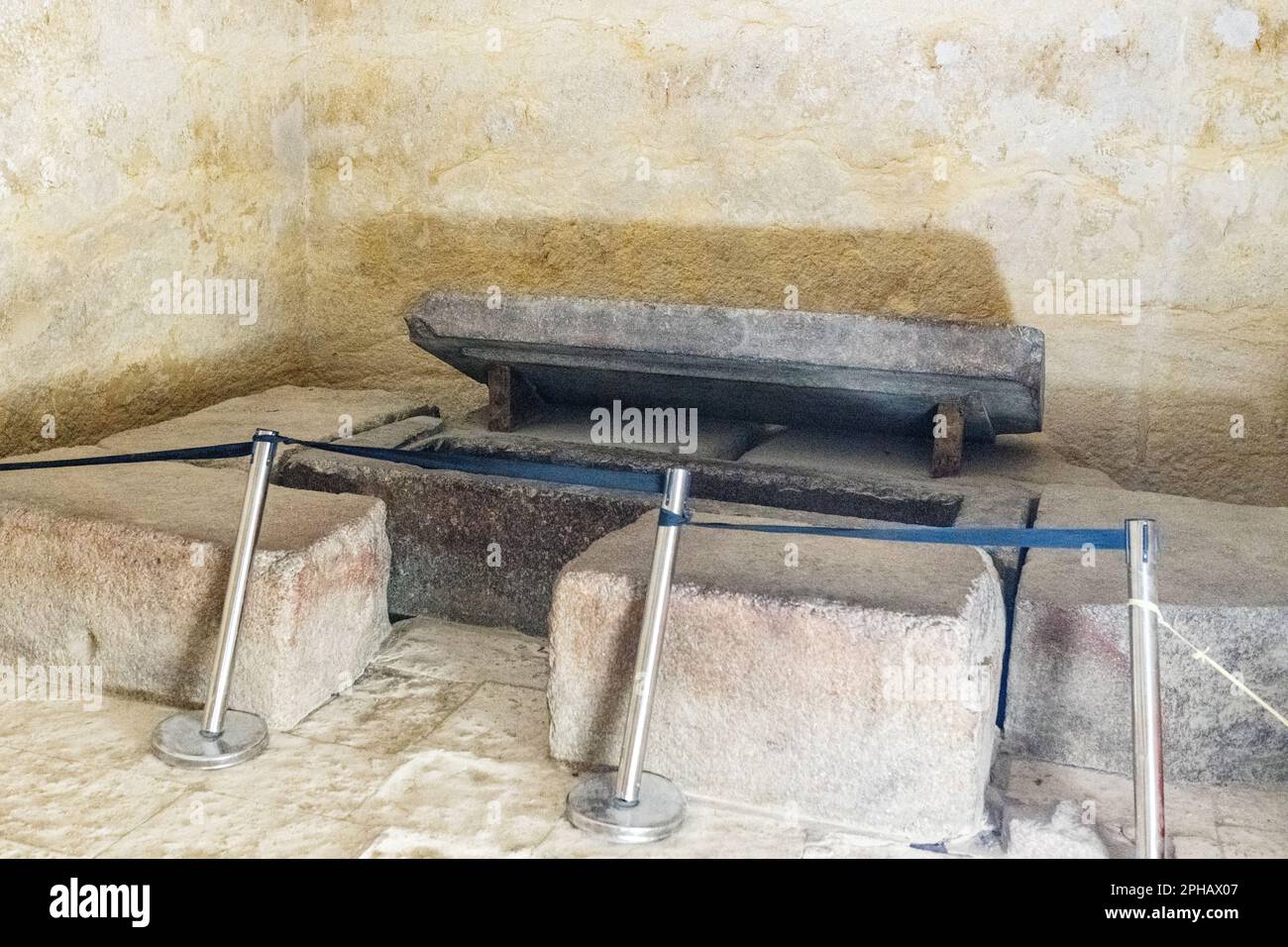Khafre interior hi-res stock photography and images - Alamy