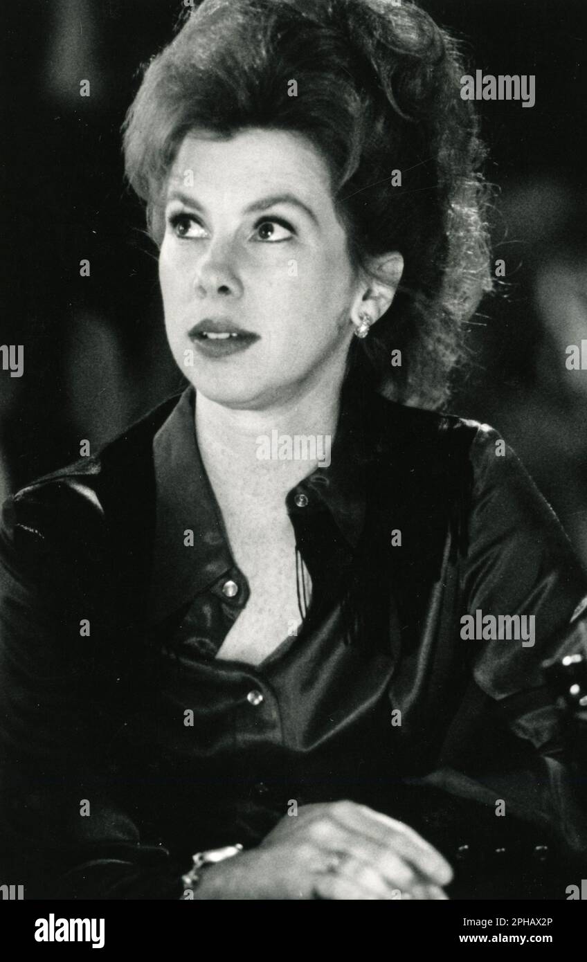 Siobhan Fallon Hogan Caliente