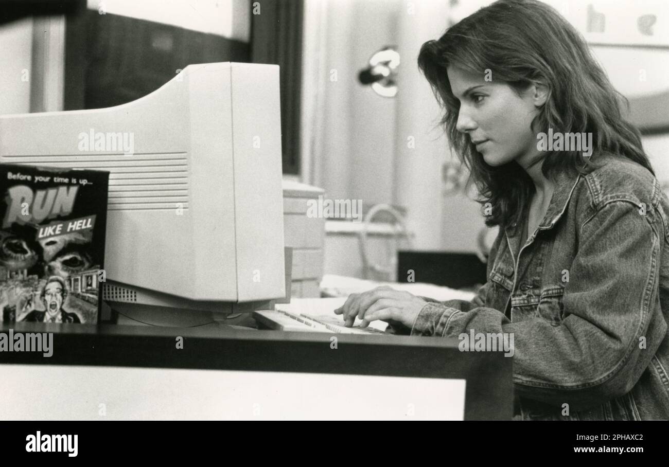 The net, sandra bullock hi-res stock photography and images - Alamy