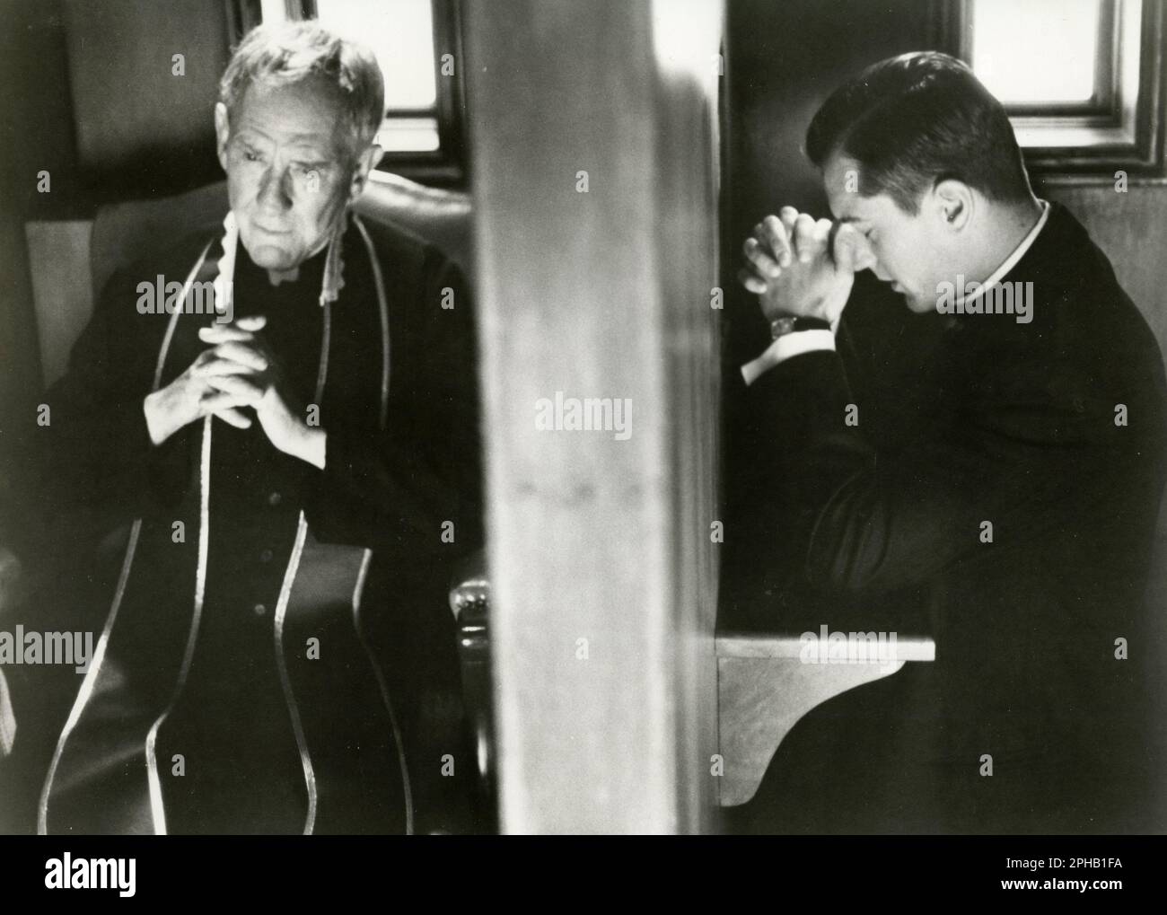 Actors Burgess Meredith and Robert De Niro in the movie True ...