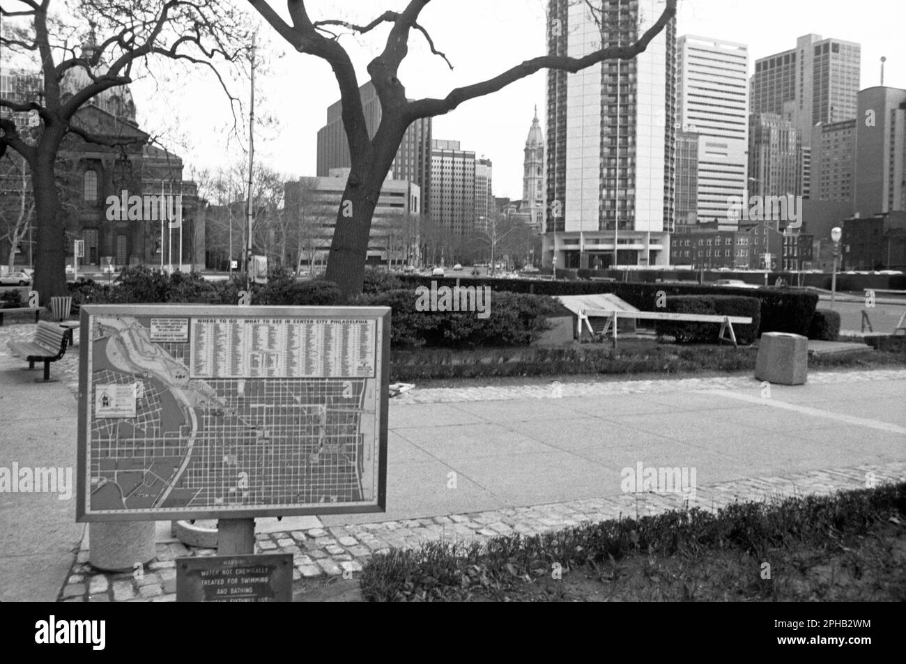 Philadelphia skyline 1976 Black and White Stock Photos & Images - Alamy