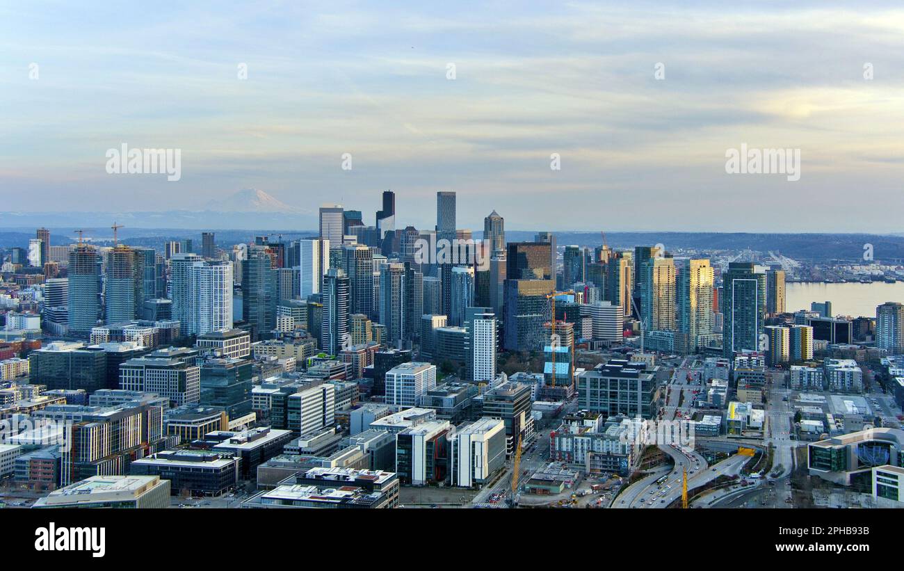 Aerial view of the Seattle skyline and Mount Rainier at sunset Stock ...