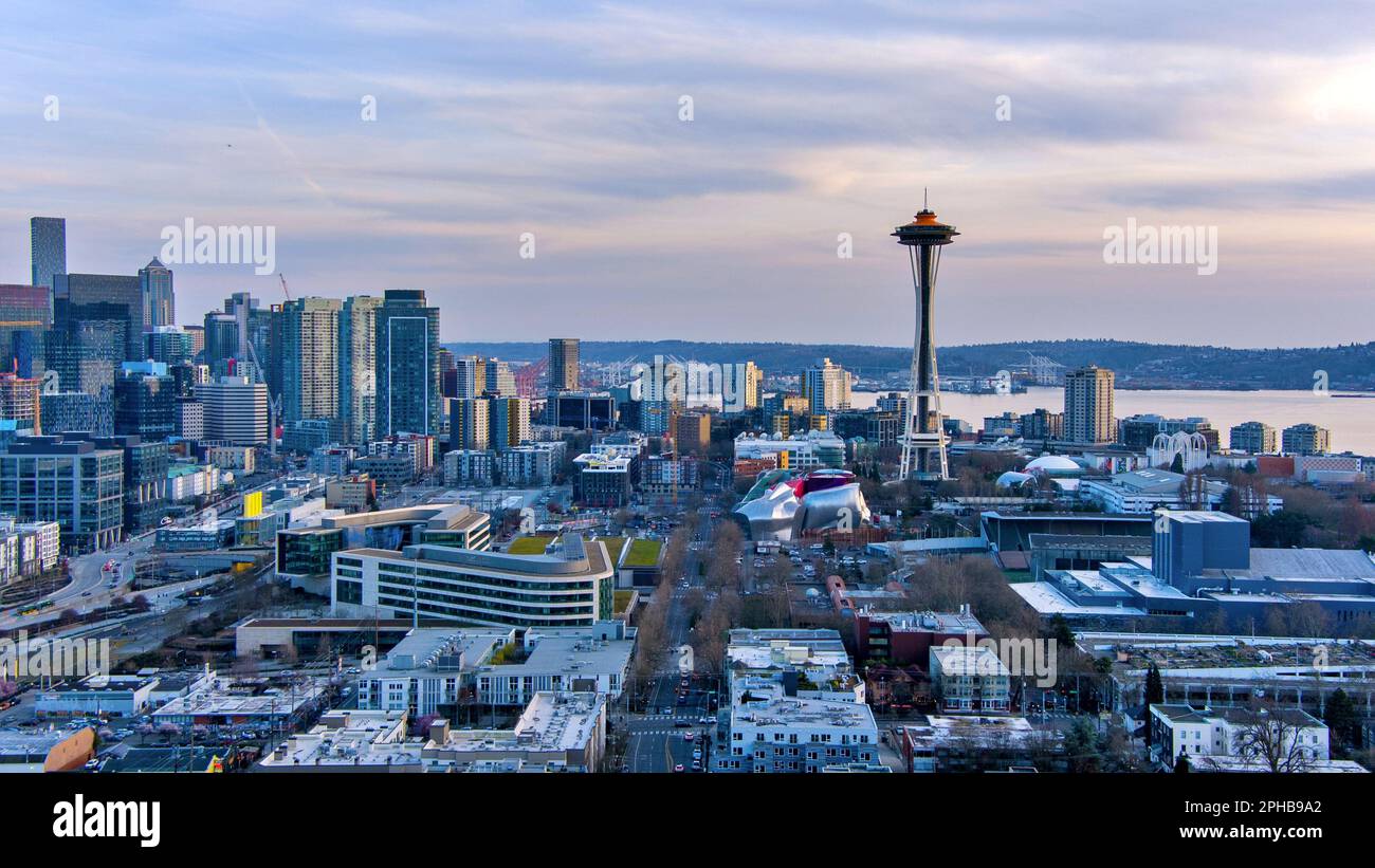 Aerial view of the Seattle skyline and Mount Rainier at sunset Stock ...