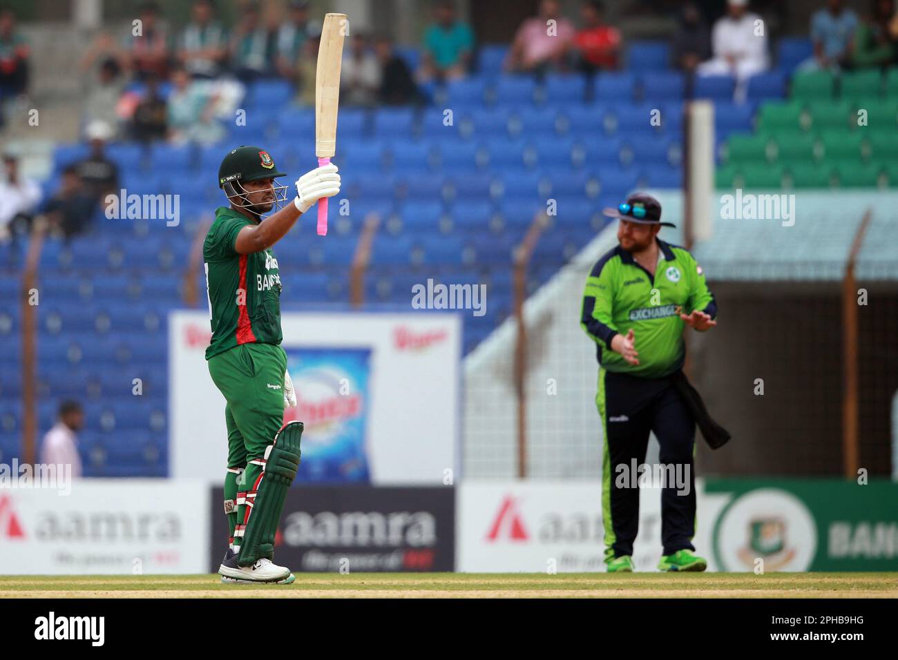 First day final test match national stadium hi-res stock photography ...