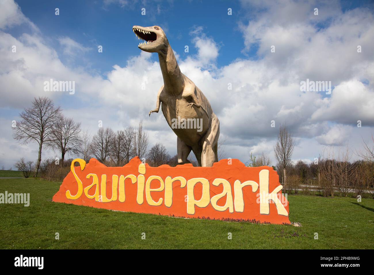 Der Saurierpark Bautzen ist mit seinen über 200 Sauriern der ...