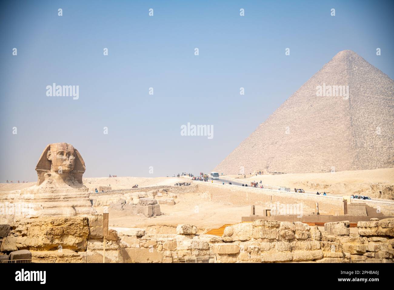 A view of the Great Sphinx and Pyramids of Giza in Egypt Stock Photo ...