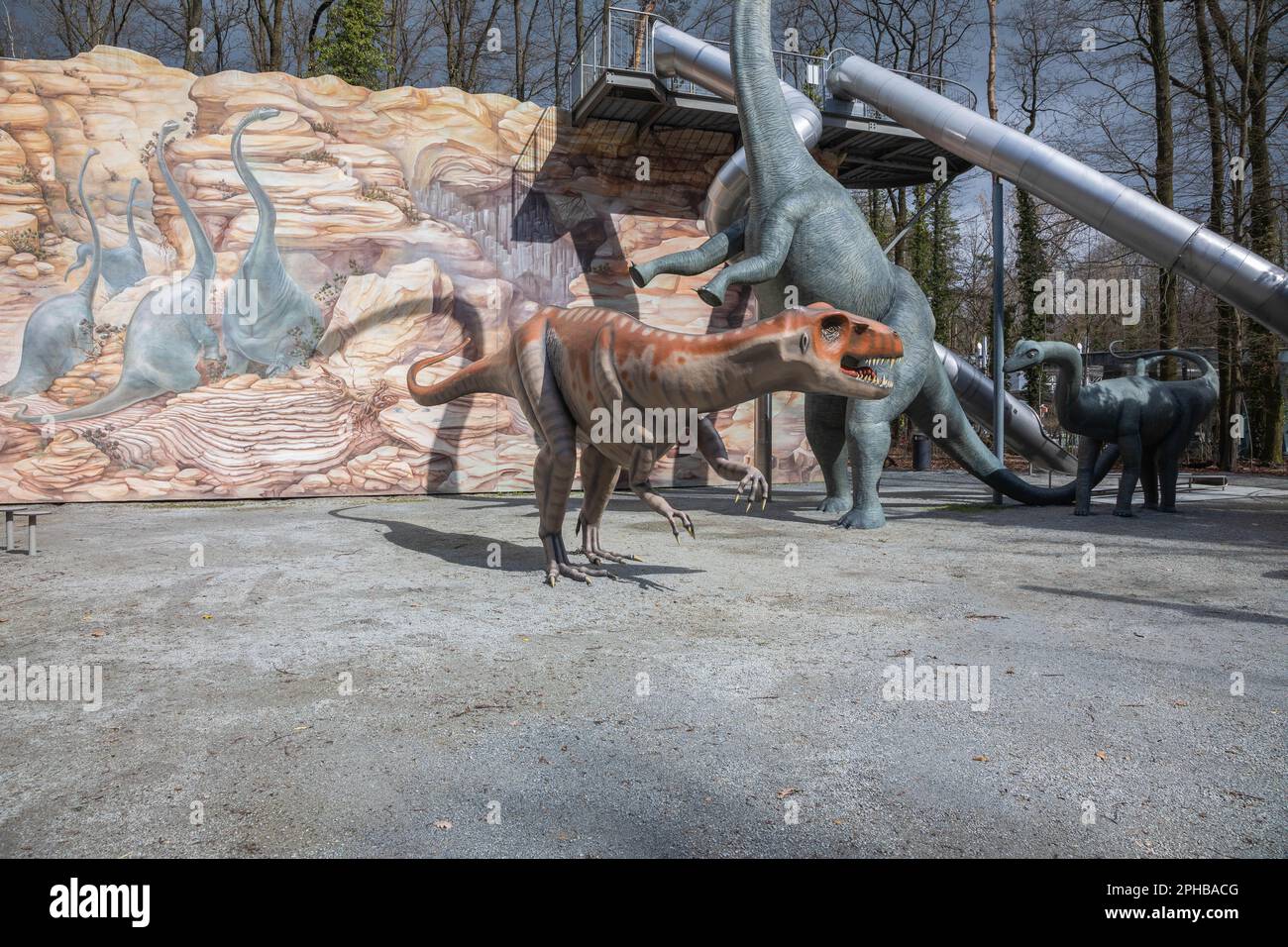Der Saurierpark Bautzen ist mit seinen über 200 Sauriern der ...
