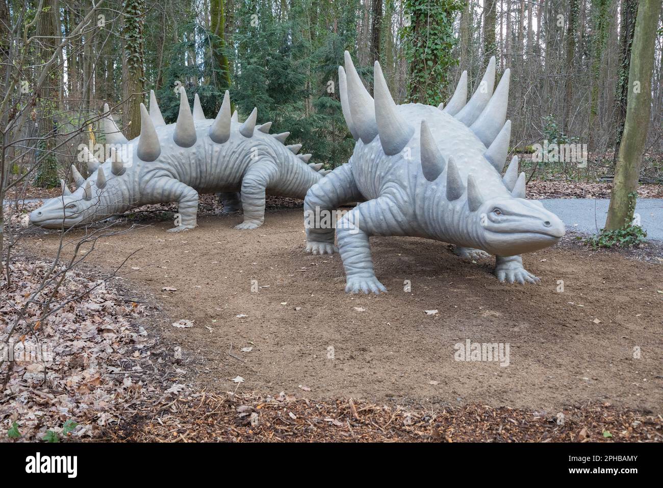 Der Saurierpark Bautzen ist mit seinen über 200 Sauriern der ...