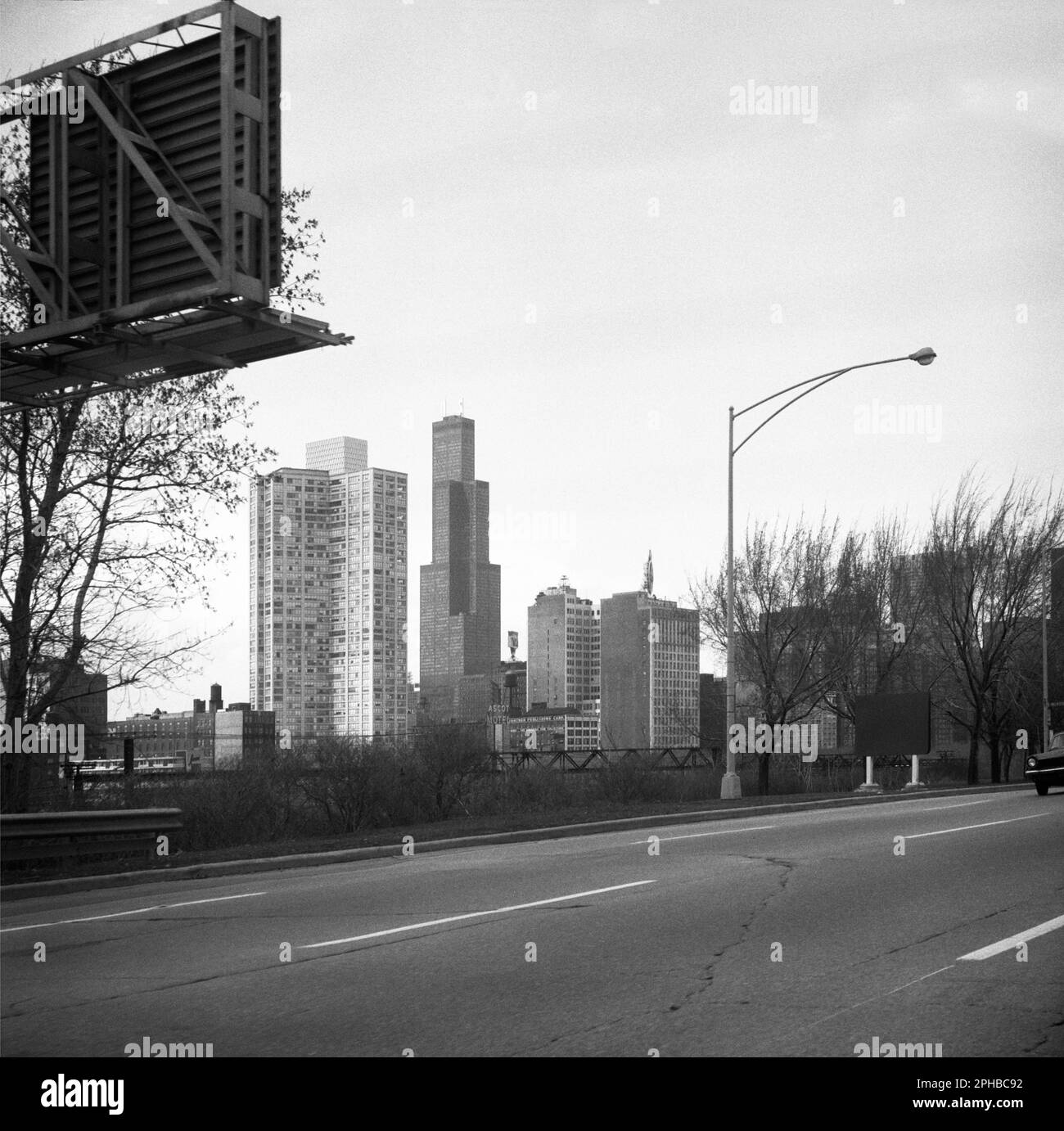 Chicago skyline 1970s hi-res stock photography and images - Alamy