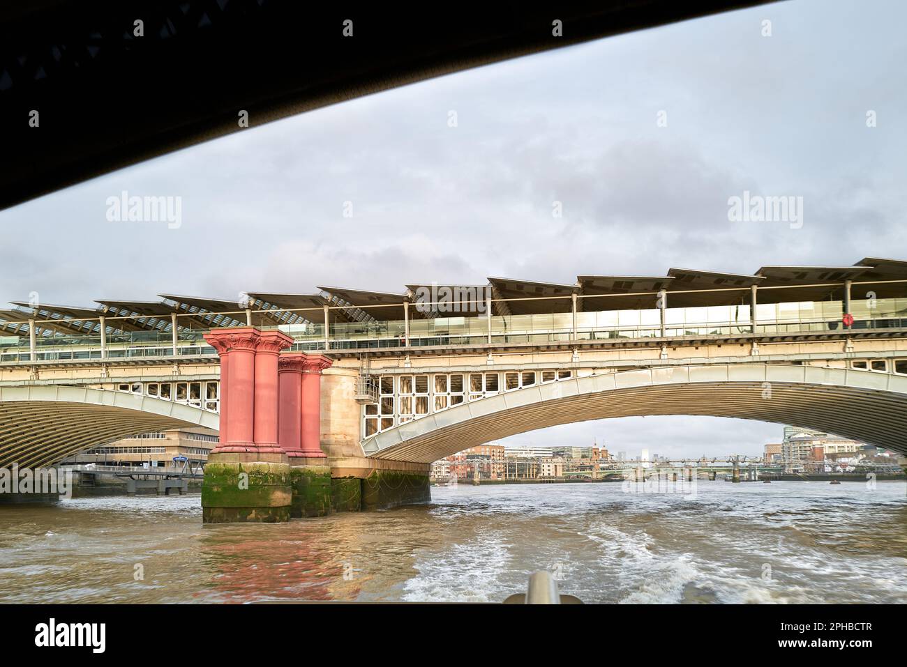 Blackfriars rail bridge over the river Thames, London, England Stock ...