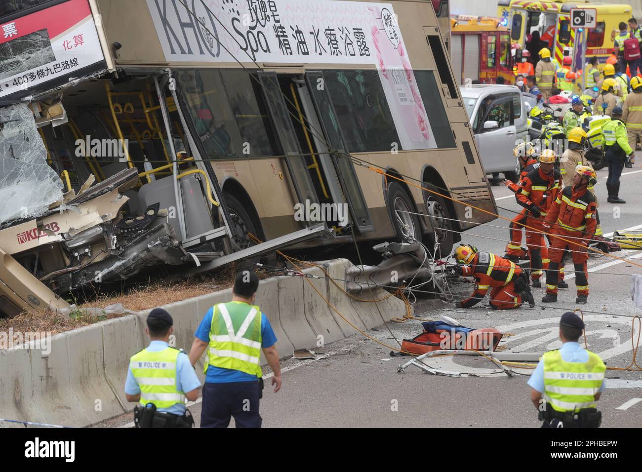 A double decker KMB bus, on route 290A from Tseung Kwan O to Tsuen Wan ...