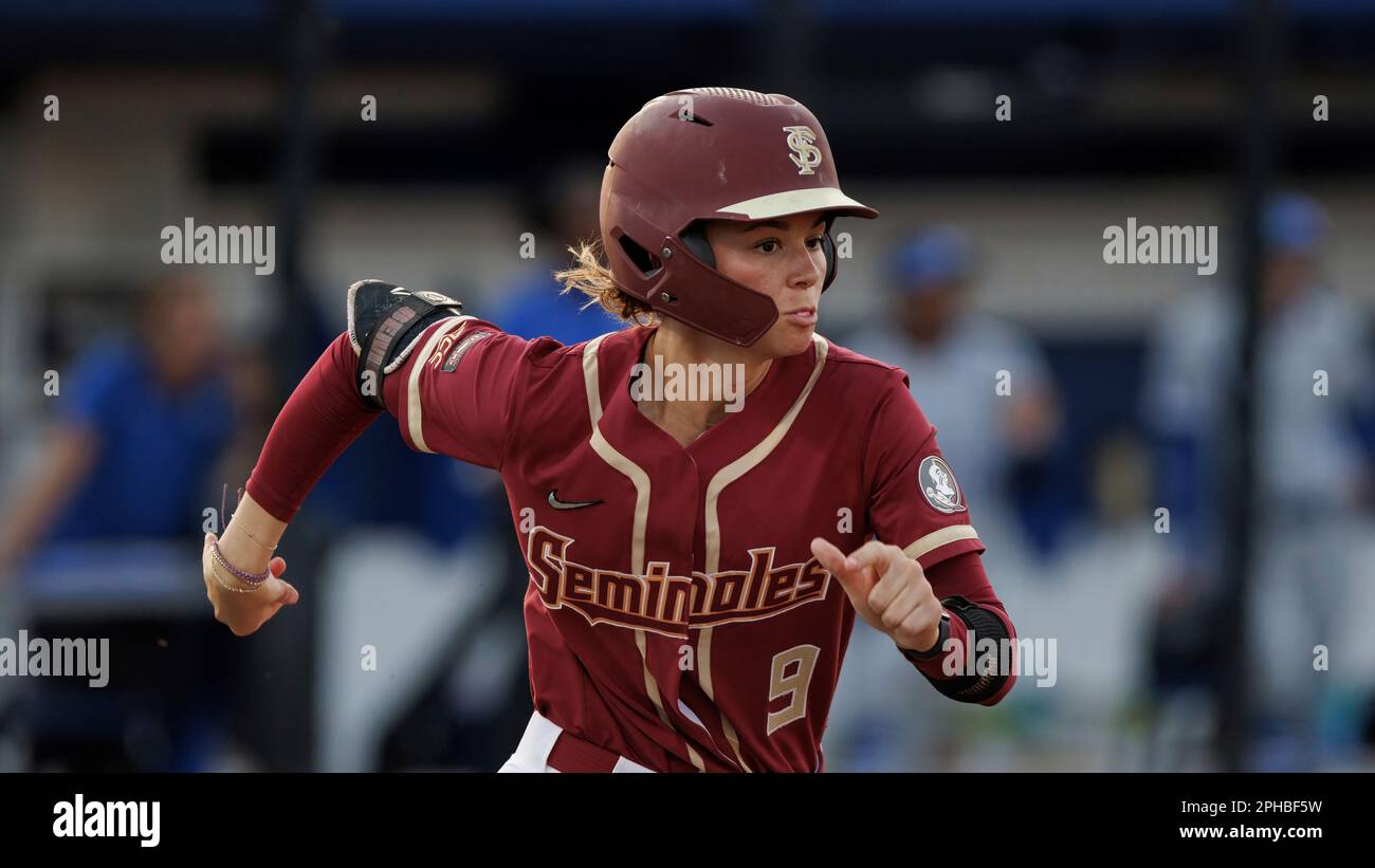 Florida State's Devyn Flaherty (9) runs to first base during an NCAA ...
