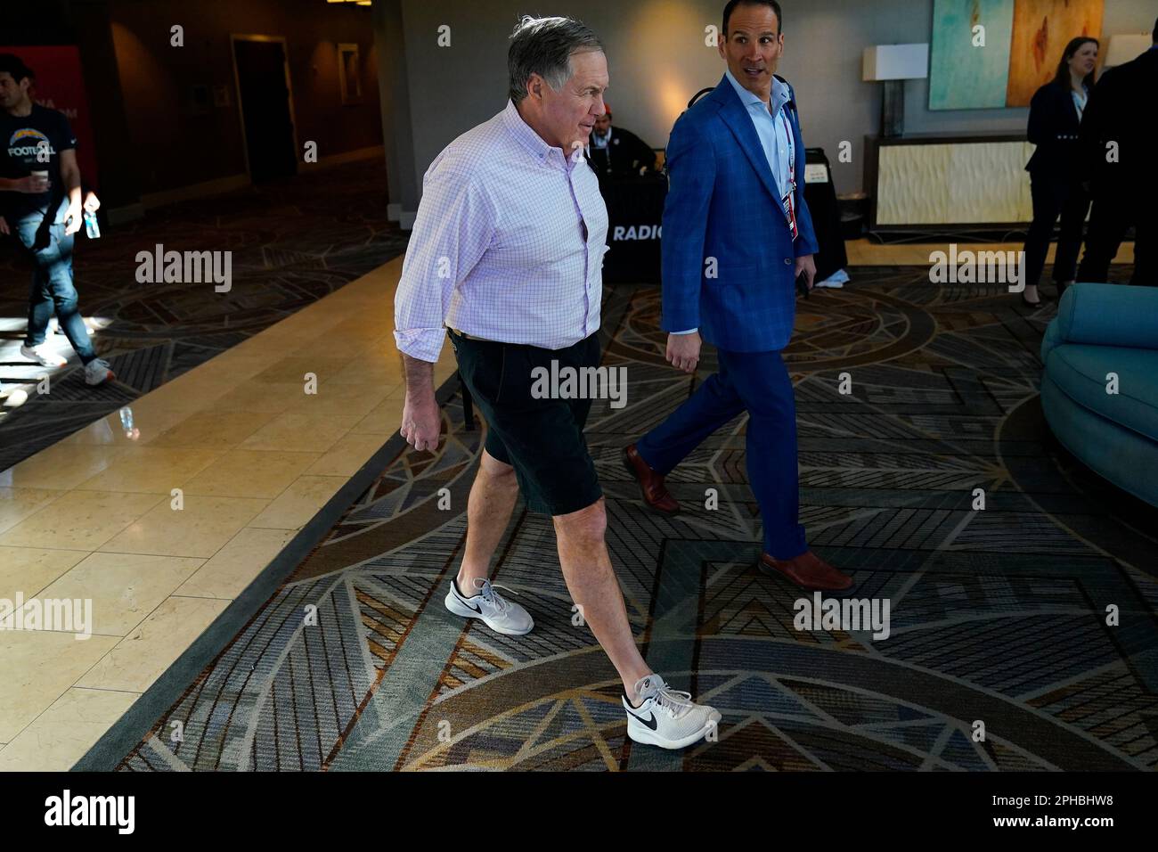 New England Patriots head coach Bill Belichick leaves during the AFC ...
