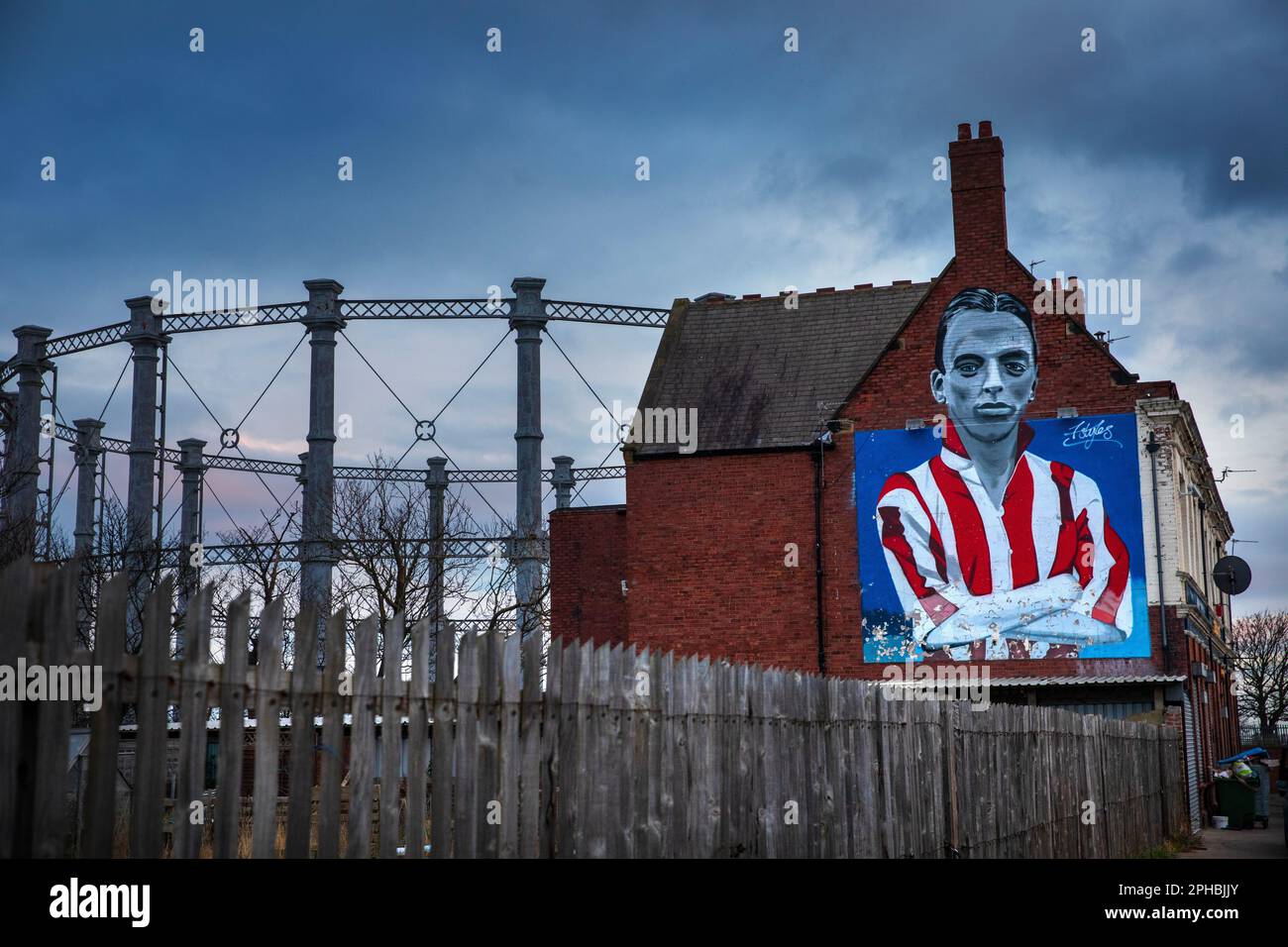 Blue house pub in sunderland hi-res stock photography and images - Alamy