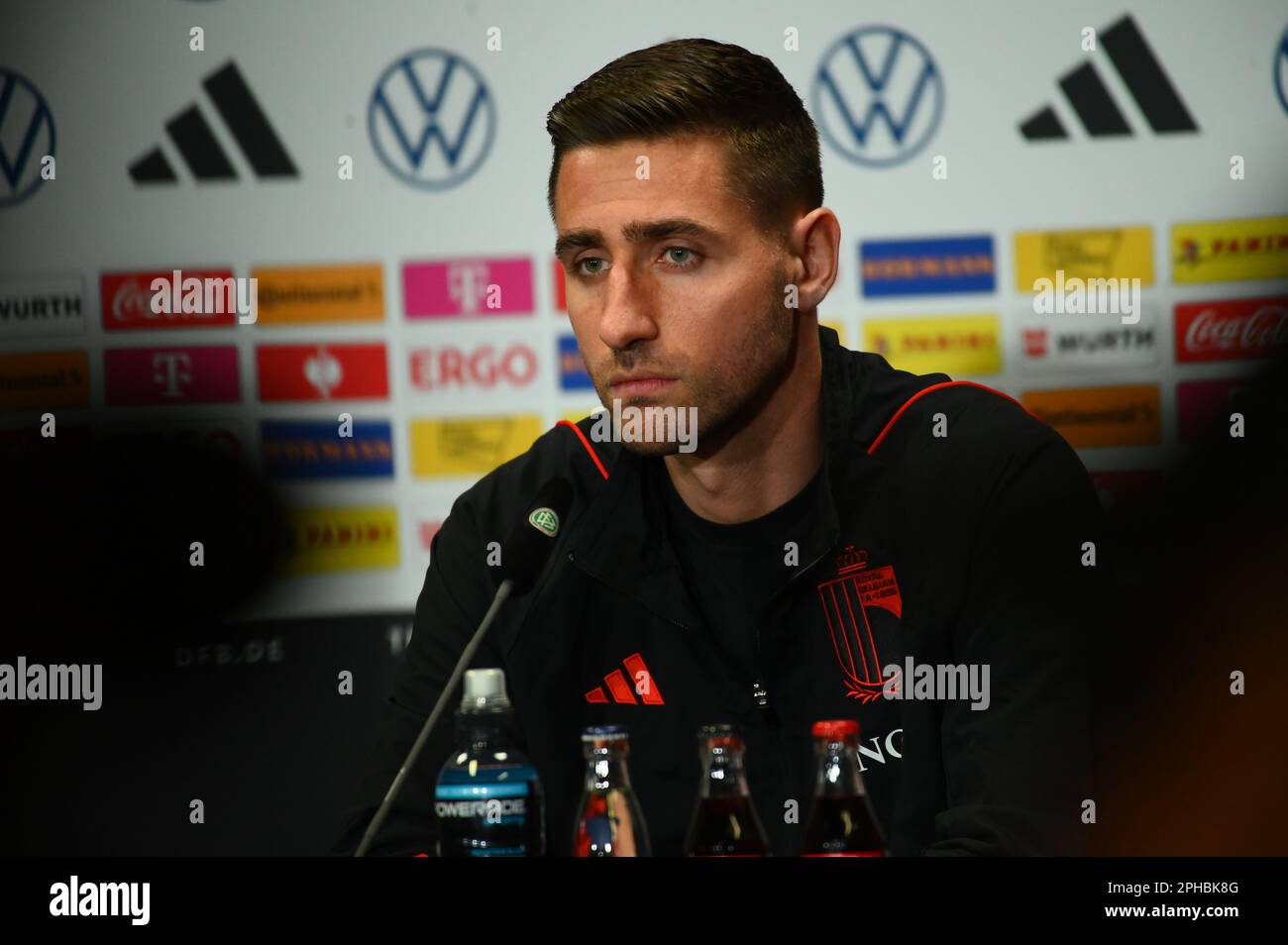 Pre match interviews hi-res stock photography and images - Alamy