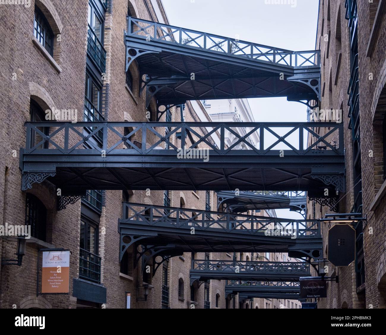 The gritty streets of Shad Thames, London, UK Stock Photo - Alamy