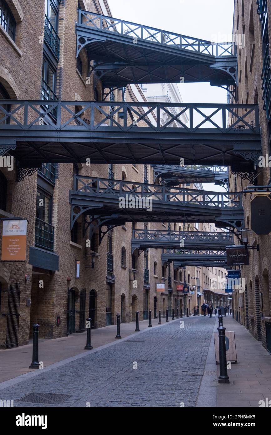 Urban london streets gritty hi-res stock photography and images - Alamy