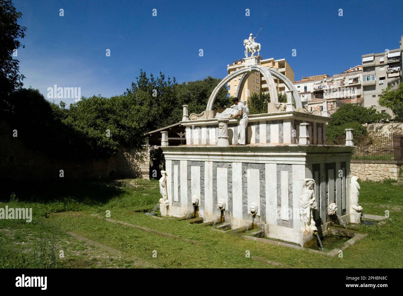 Renaissance fountain water art hi-res stock photography and images - Alamy
