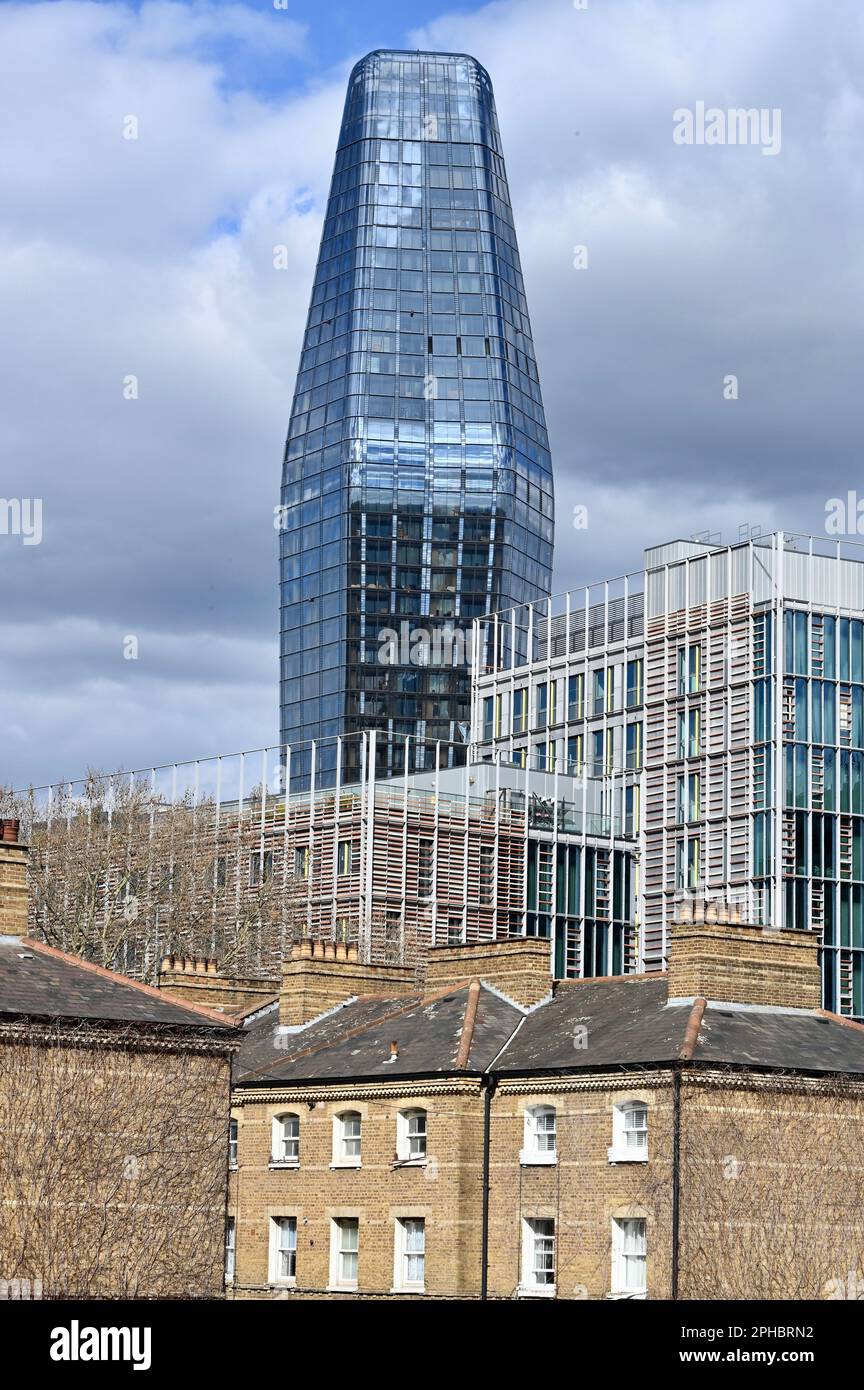 Boomerang building london hi-res stock photography and images - Alamy