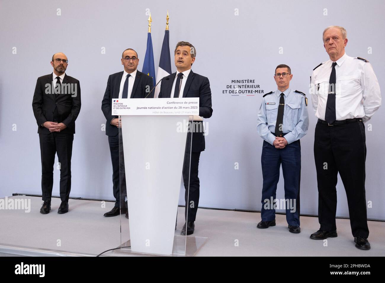 Paris Police Prefect Laurent Nunez speaks flanked by General ...