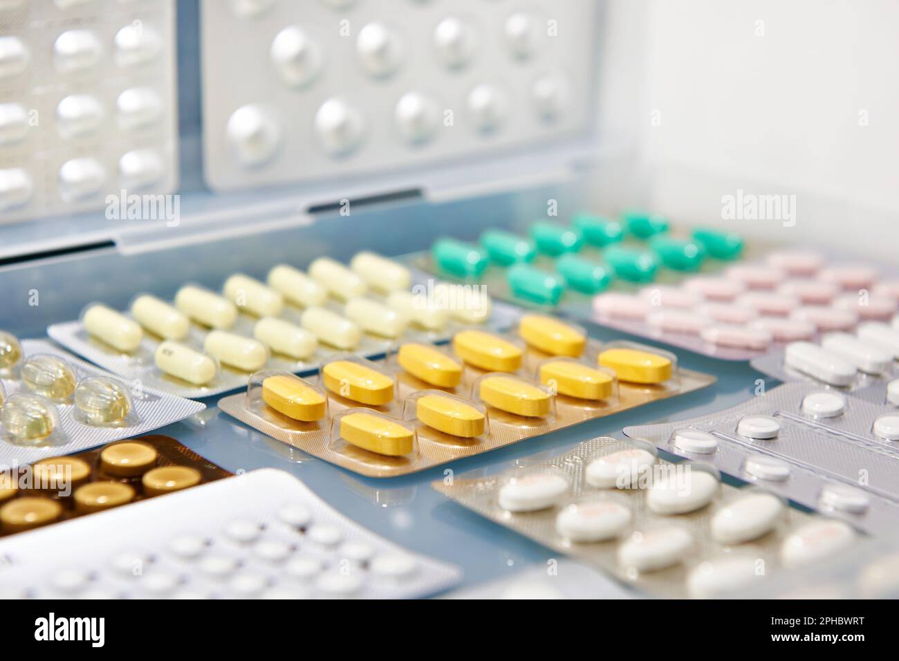 Pill pack hi-res stock photography and images - Alamy